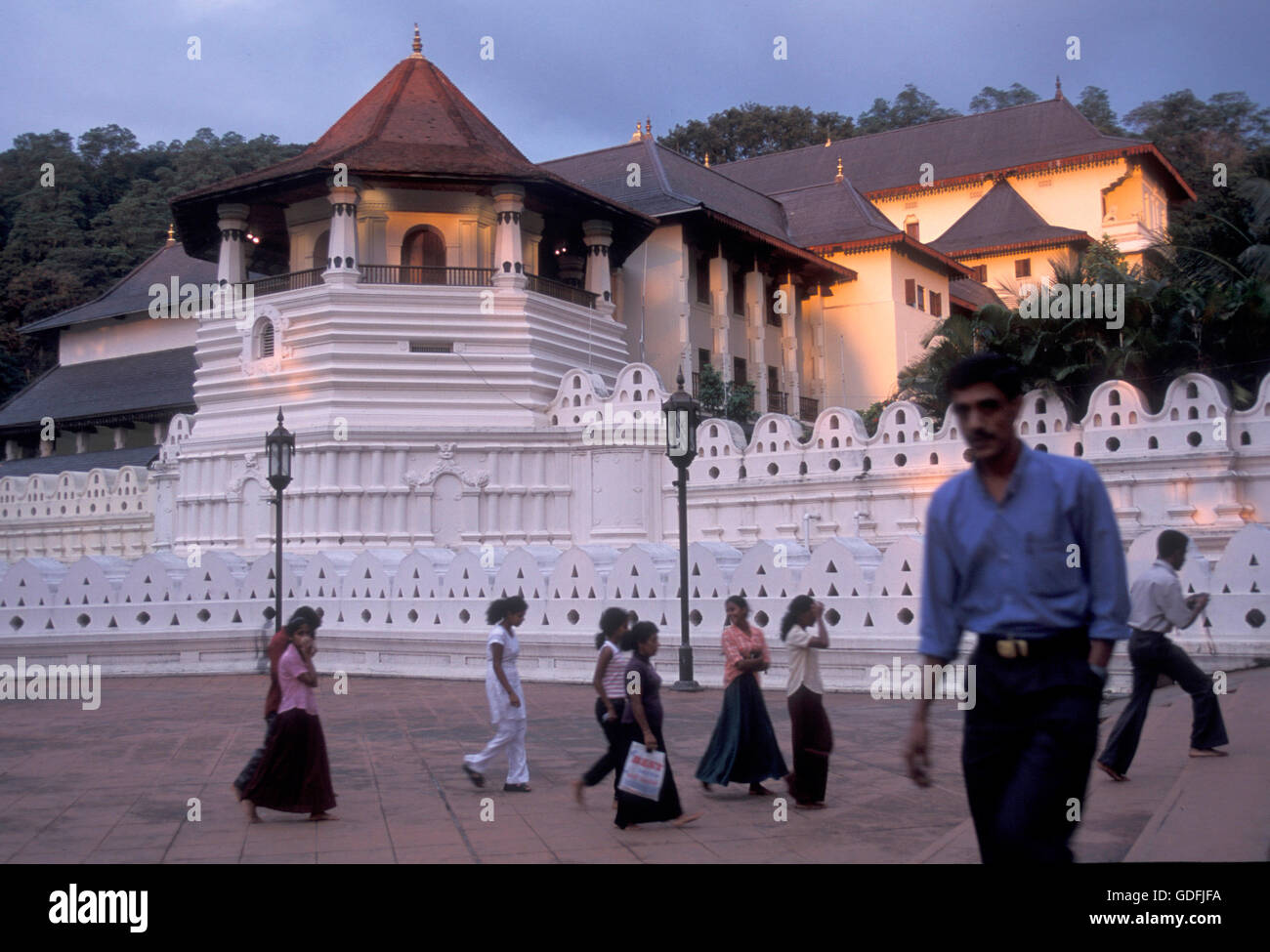 the Tempel Sri Dalada Maligawa in the town of Kandy of Sri Lanka in ...