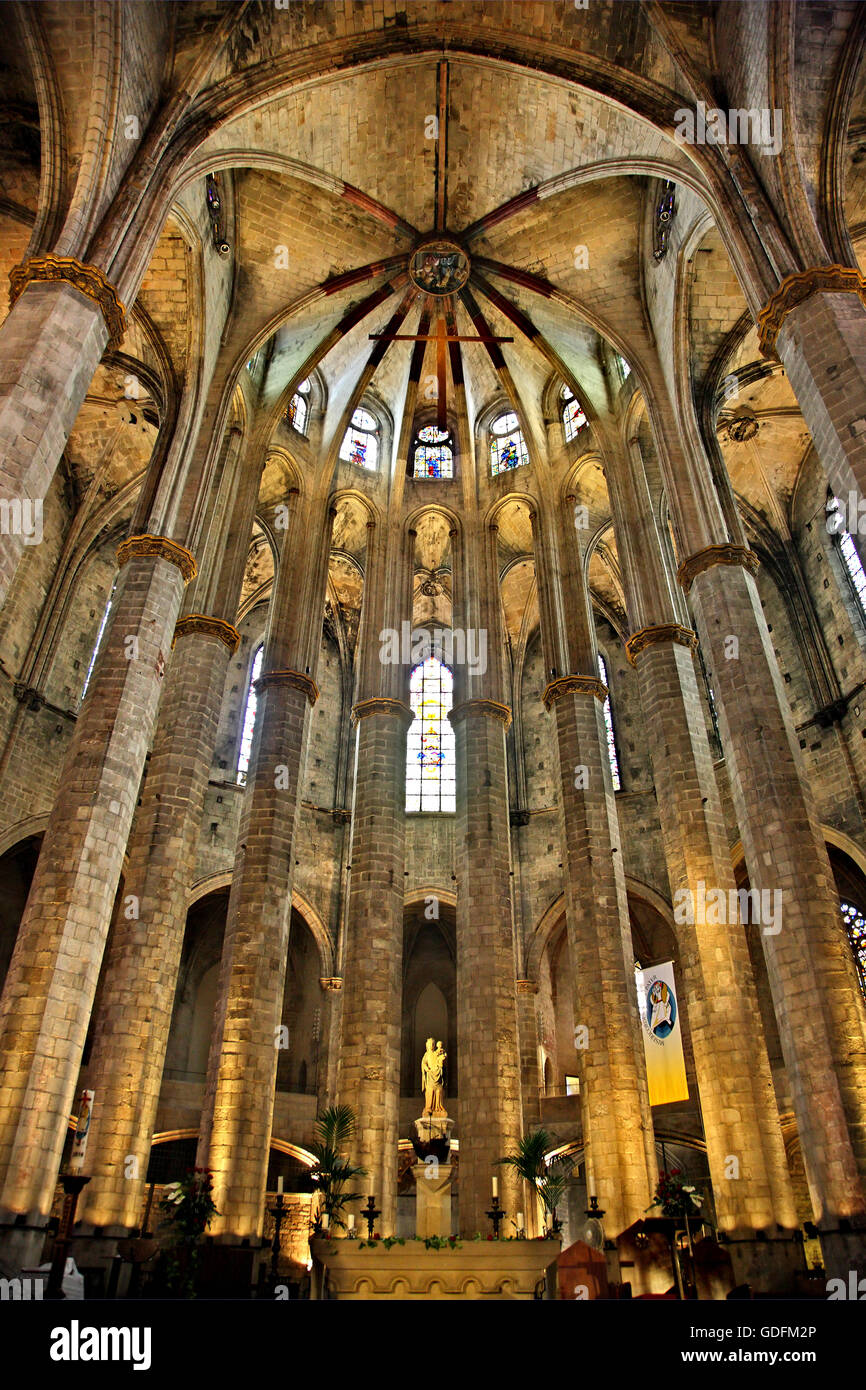 Basilica santa maria del mar interior hi-res stock photography and ...