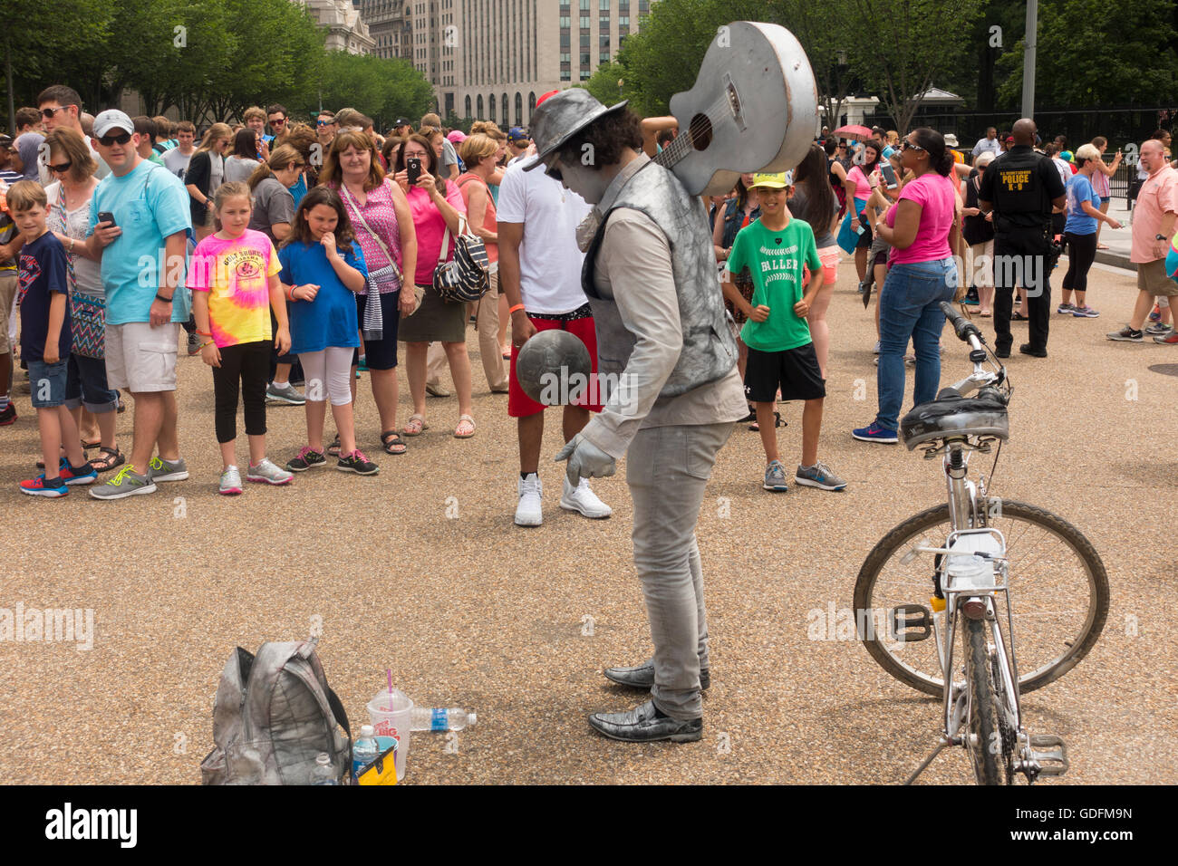 street performers in front of White House Washington DC Stock Photo - Alamy