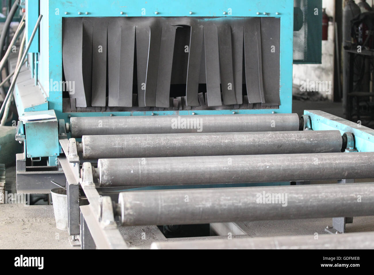 system of rollers for feeding and movement of various metal rolling ...