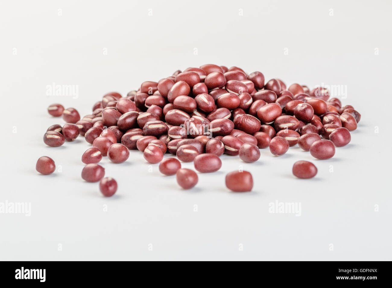 close up of red bean on the white background Stock Photo - Alamy
