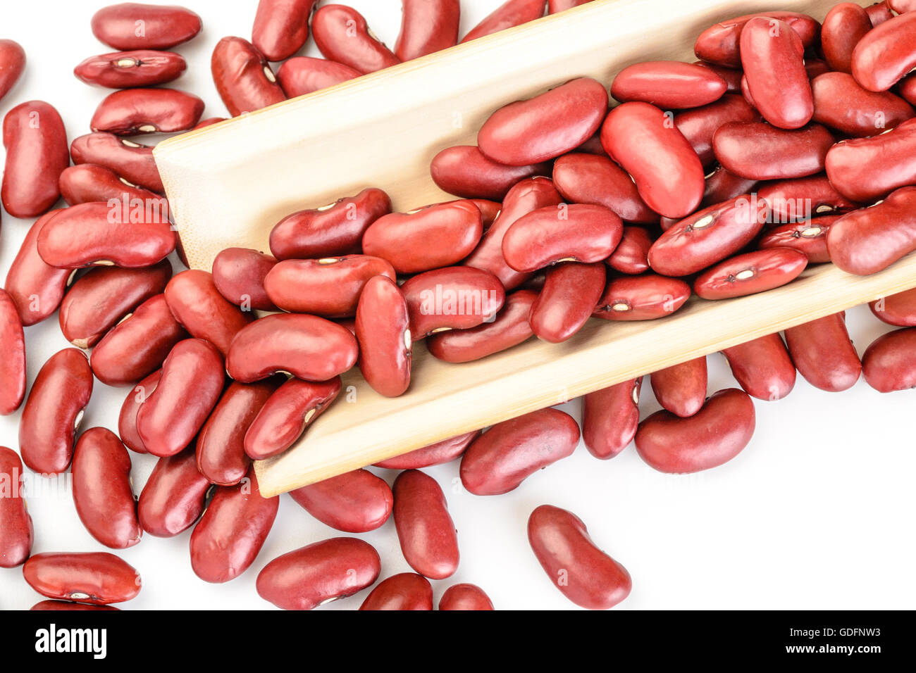 red kidney bean on the white background Stock Photo - Alamy