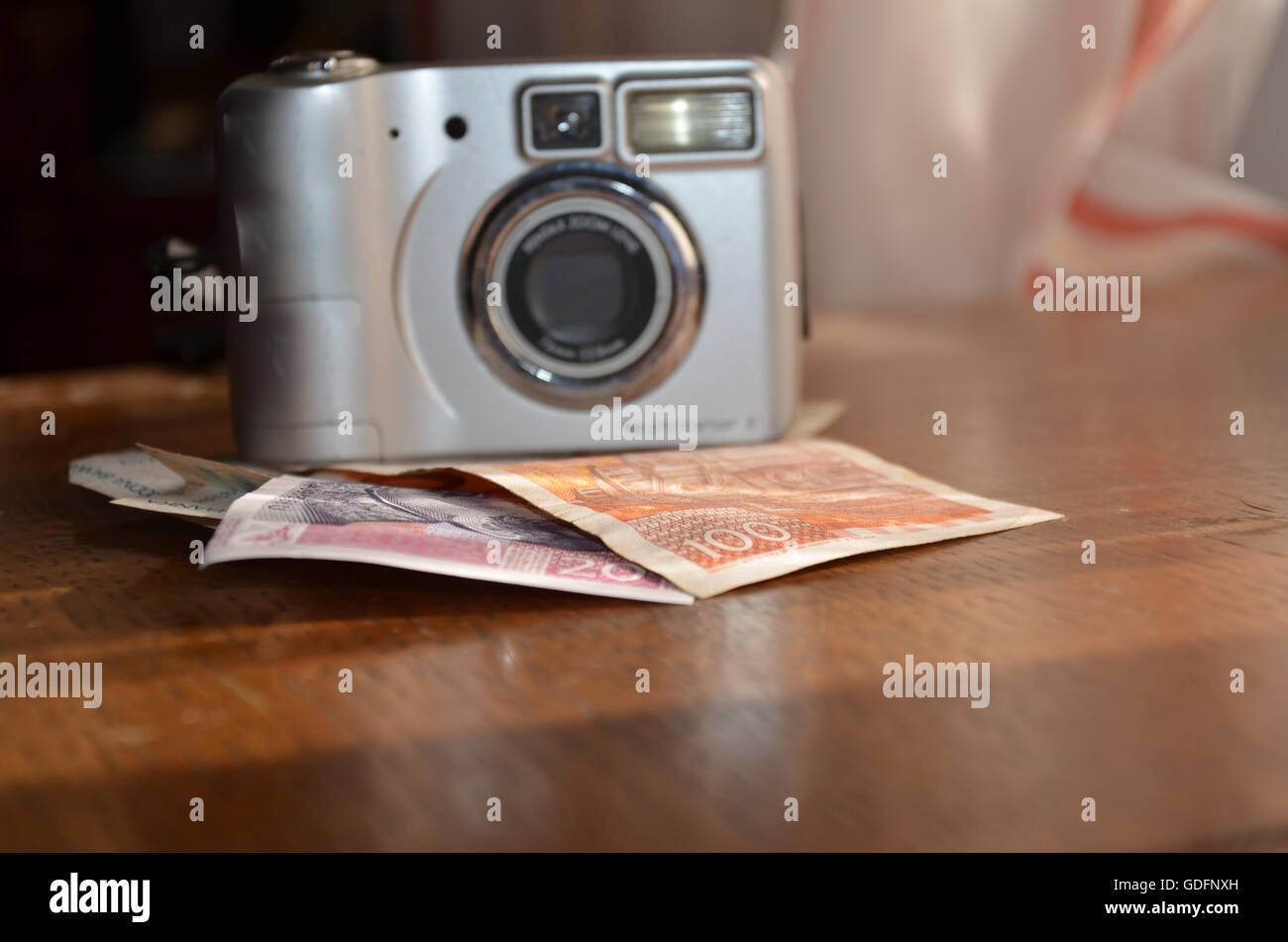 Photos of money hi-res stock photography and images - Alamy