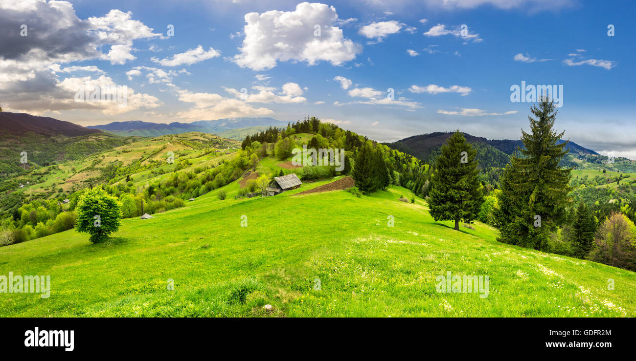 Ruined farm building near hi-res stock photography and images - Alamy