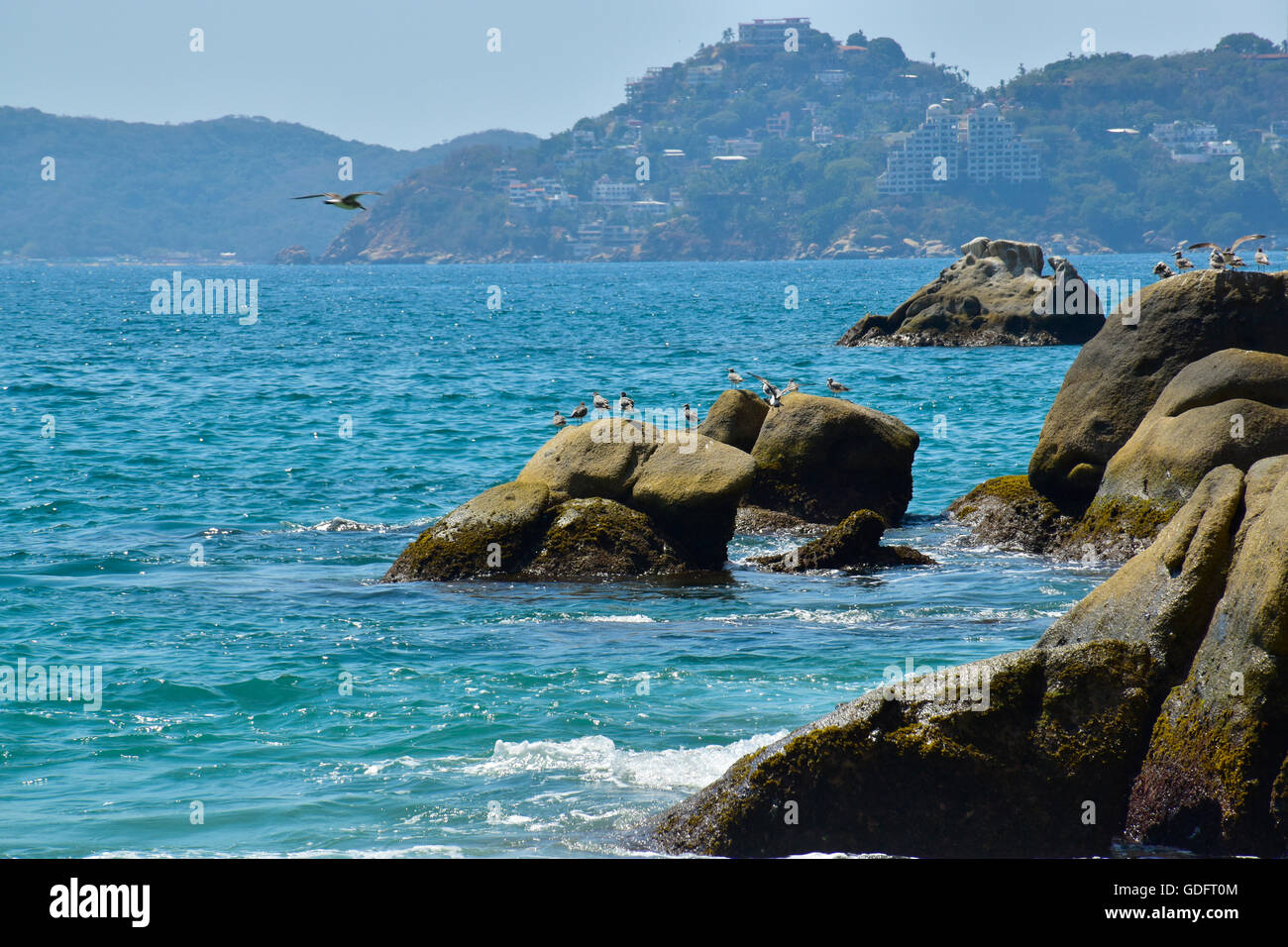 Rocks and bay hi-res stock photography and images - Alamy