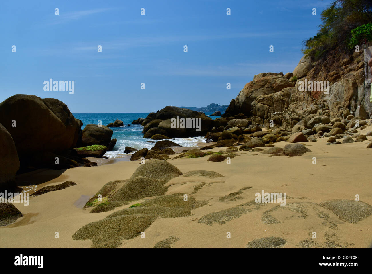 Acapulco Bay rocks in the Pacific Ocean, Acapulco, Mexico Stock Photo ...