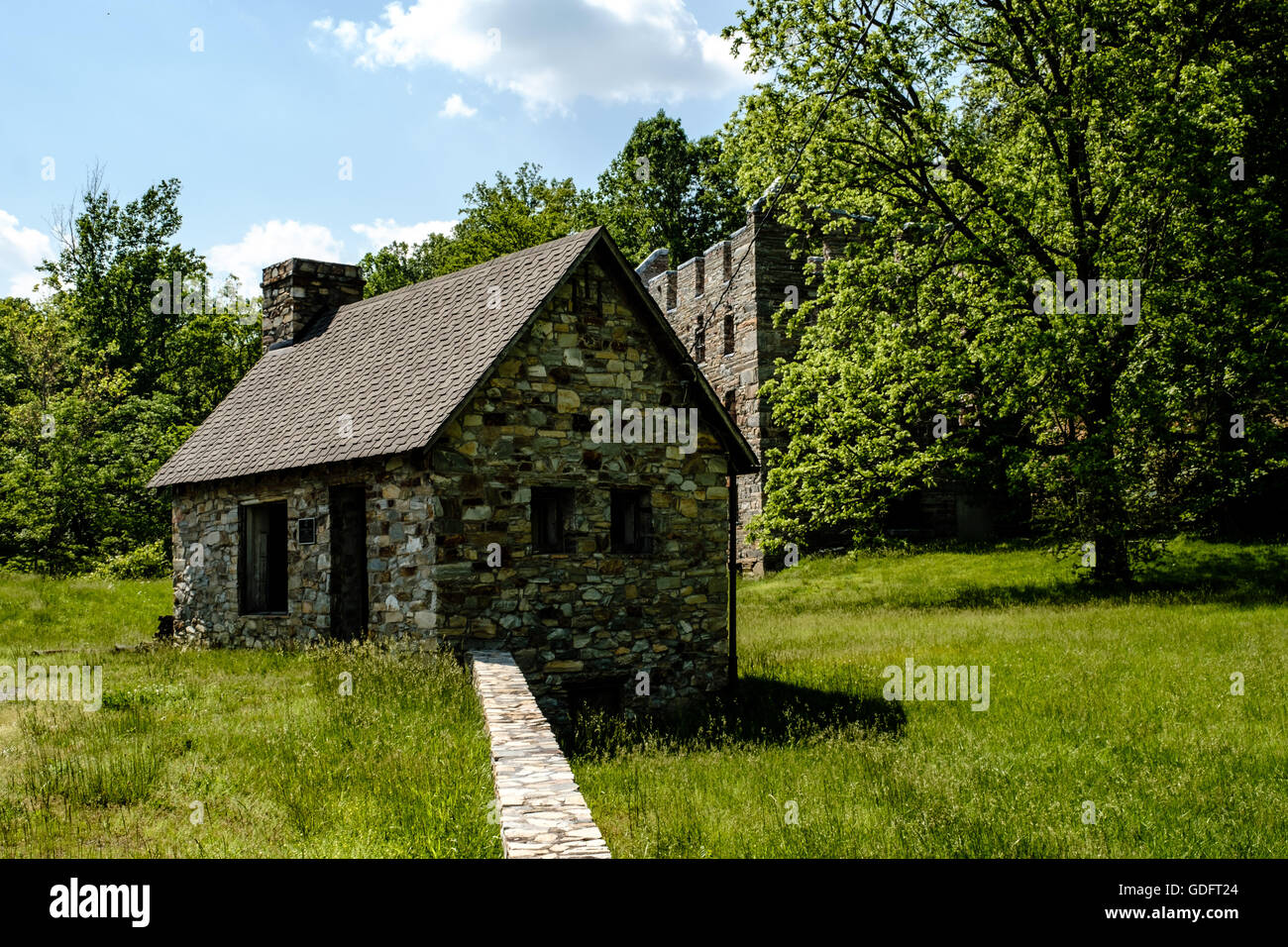 Run down mill hi-res stock photography and images - Alamy