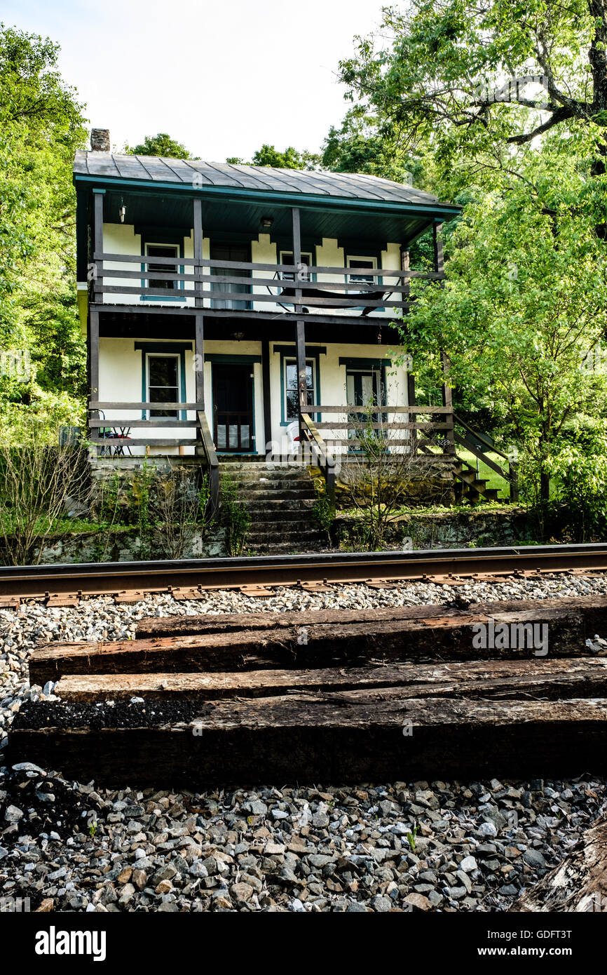 Railroad building 1800s hi-res stock photography and images - Alamy