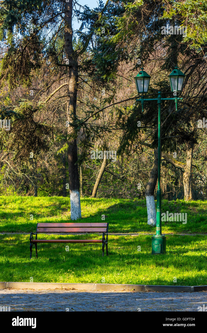 Street lantern bench hi-res stock photography and images - Alamy