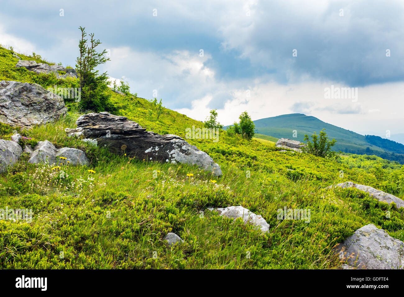Hillside mountain hi-res stock photography and images - Alamy