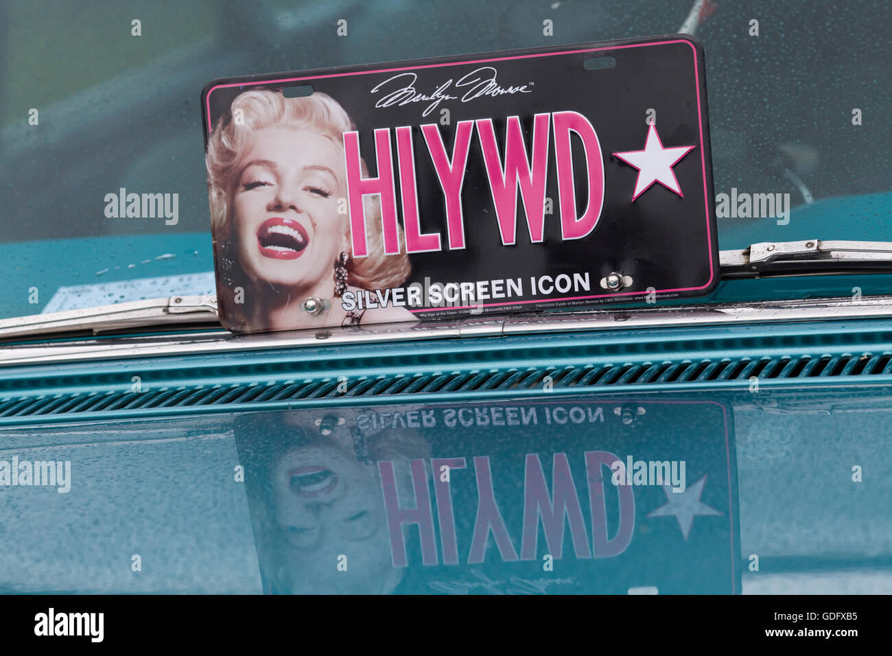 Marilyn monroe car hi-res stock photography and images - Alamy