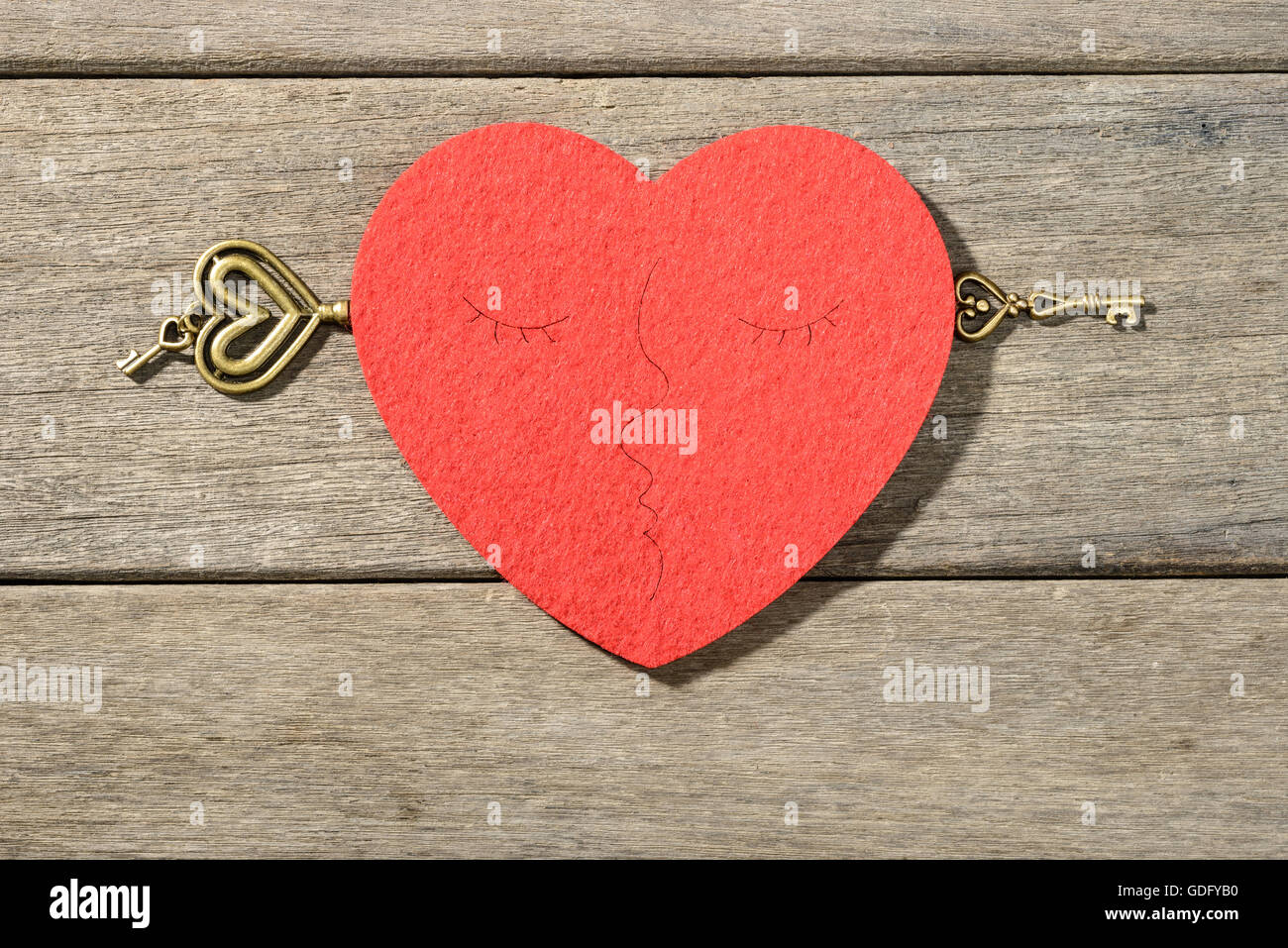 red heart and key Stock Photo - Alamy