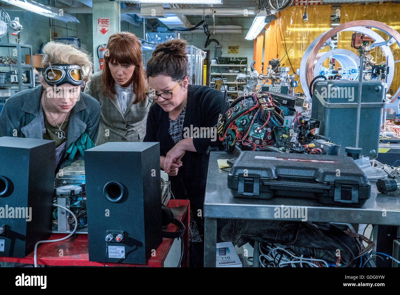 Erin gilbert ghostbusters hi-res stock photography and images - Alamy