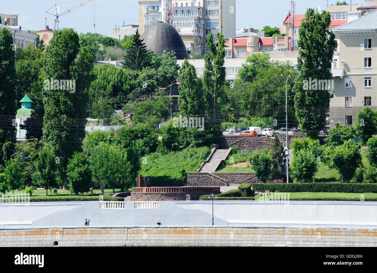 Green embankment hi-res stock photography and images - Alamy