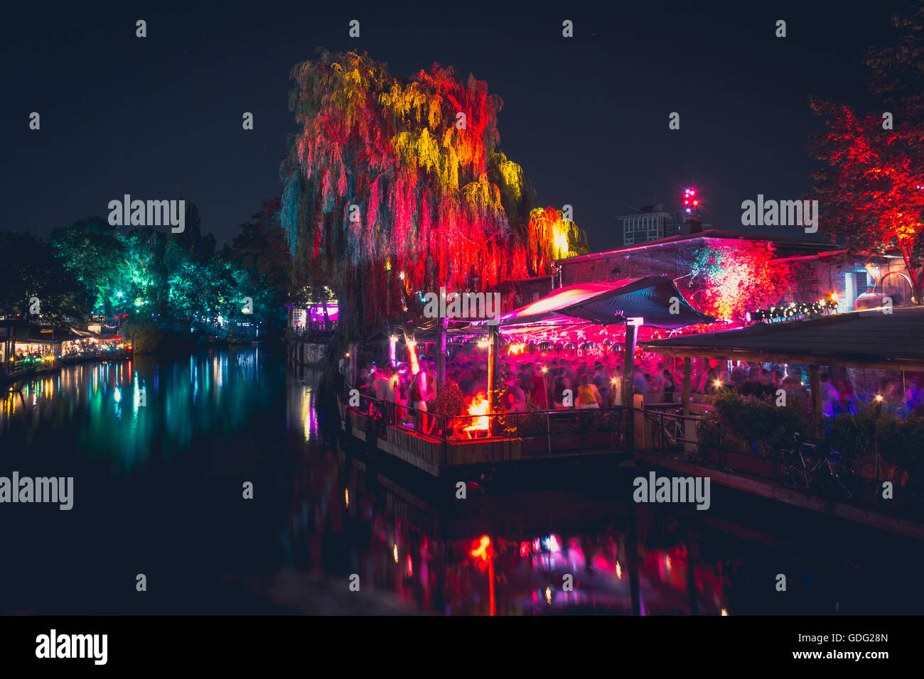 Clubbing berlin hi-res stock photography and images - Alamy