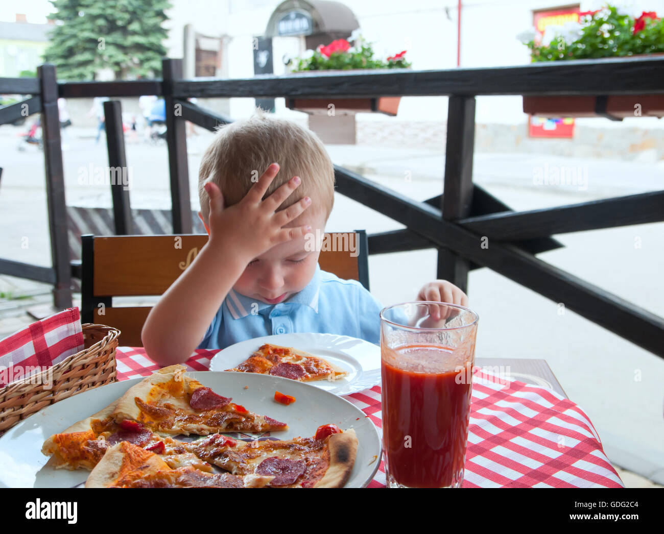 Pizza boy hi-res stock photography and images - Alamy