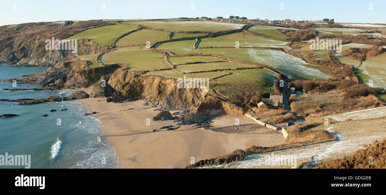 Hemmick beach cornwall hi-res stock photography and images - Alamy