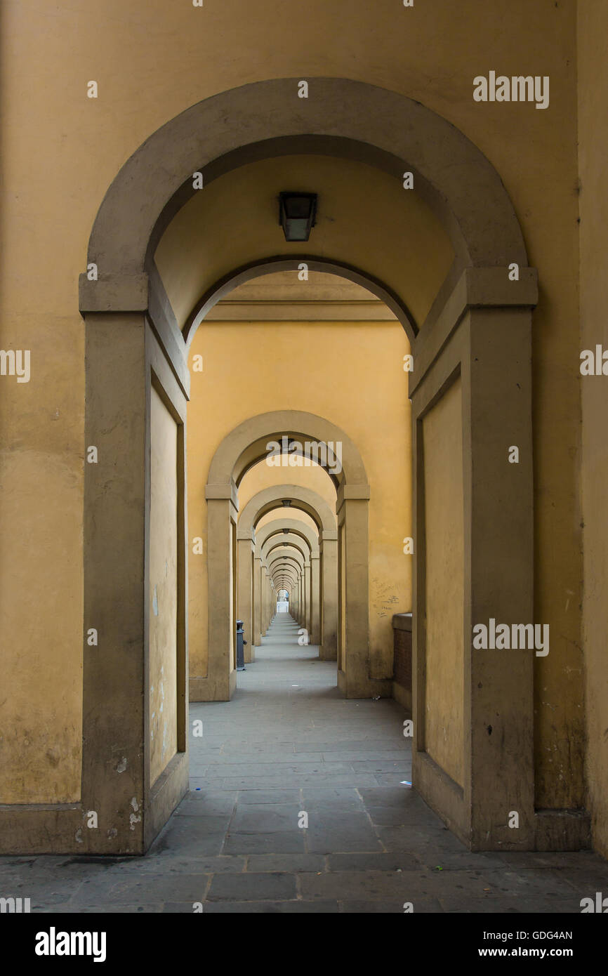 City through arches hi-res stock photography and images - Alamy