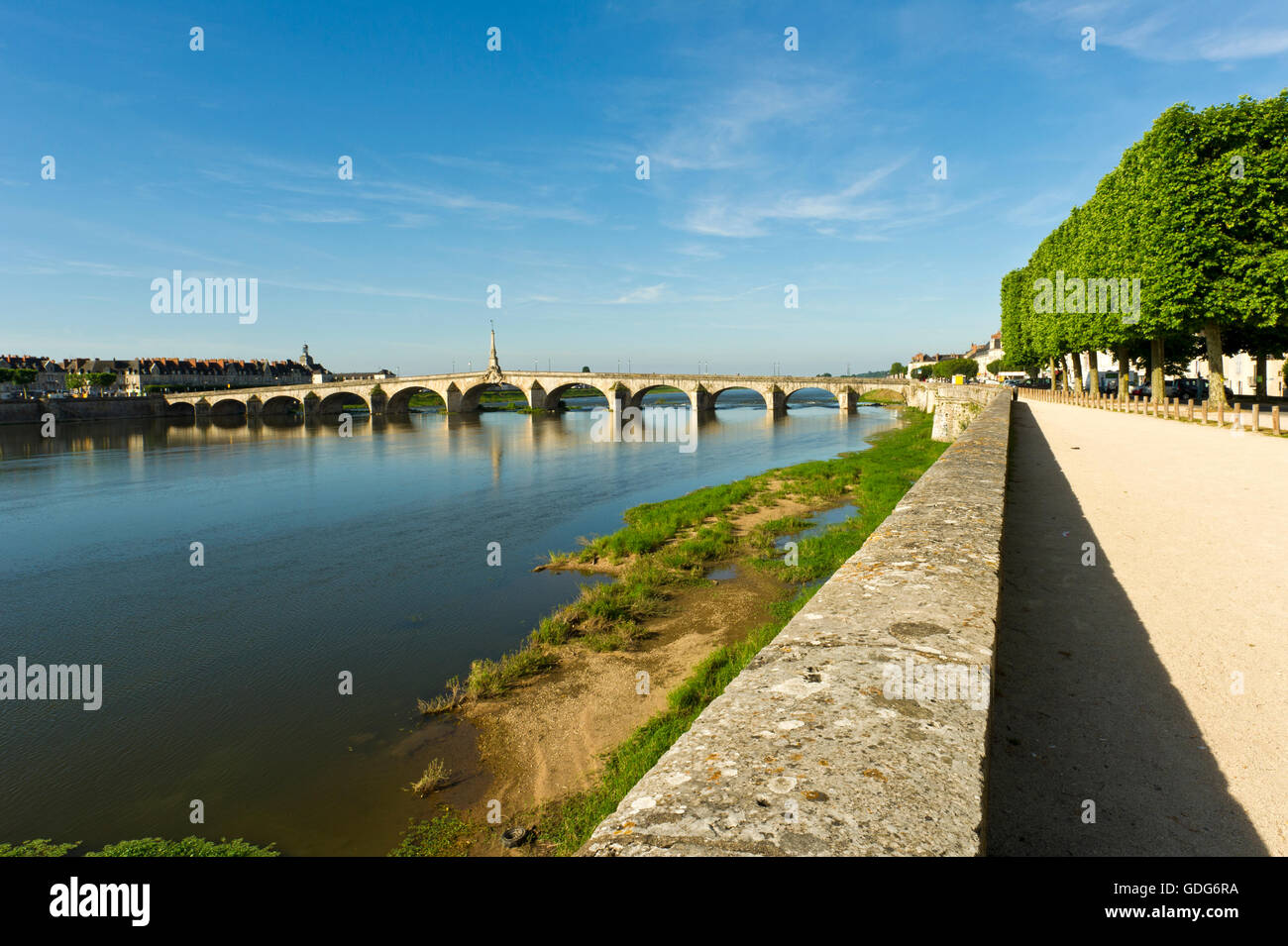 Loire bridges hi-res stock photography and images - Alamy
