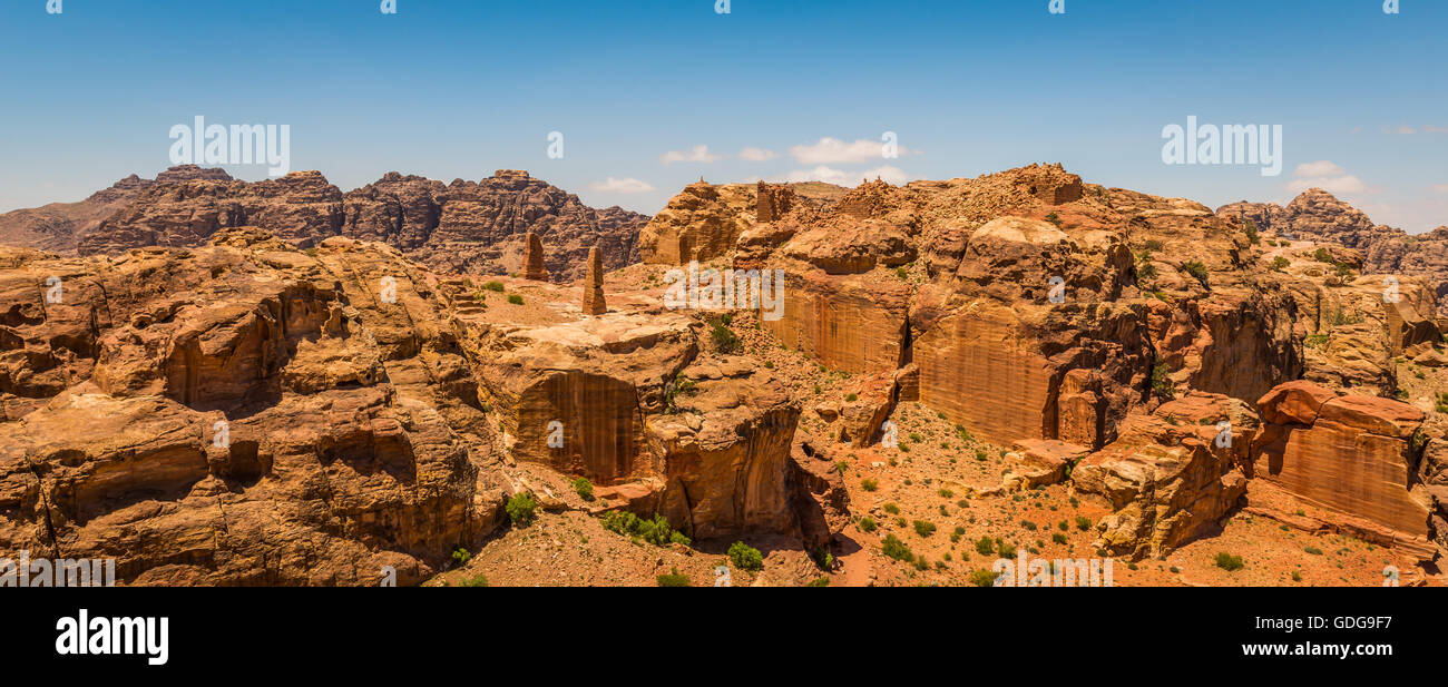 Mountain Panorama above Petra's busy Colonade Street Stock Photo - Alamy