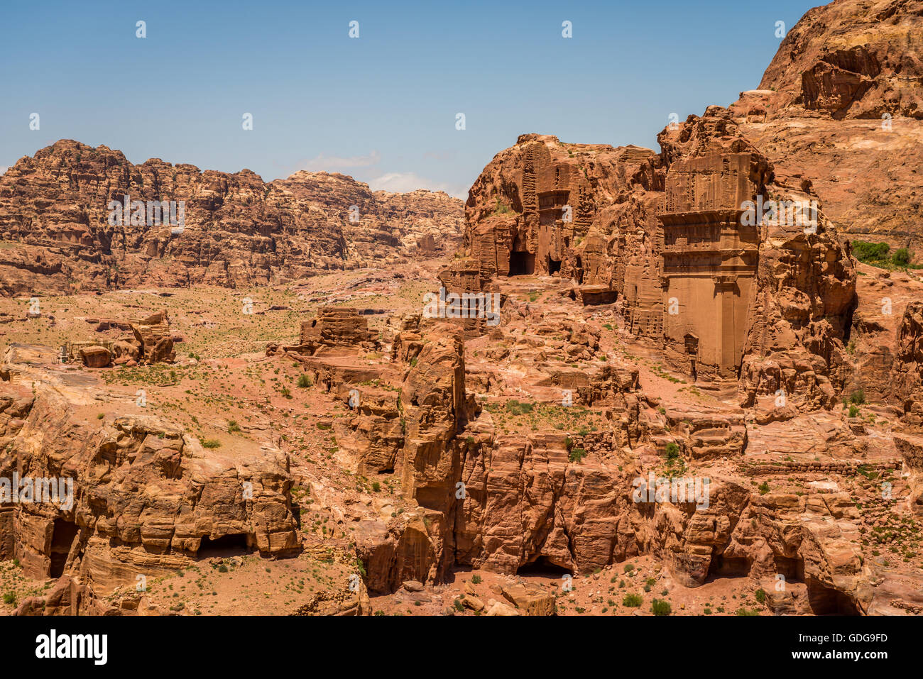 Mountain Panorama above Petra's busy Colonade Street Stock Photo - Alamy