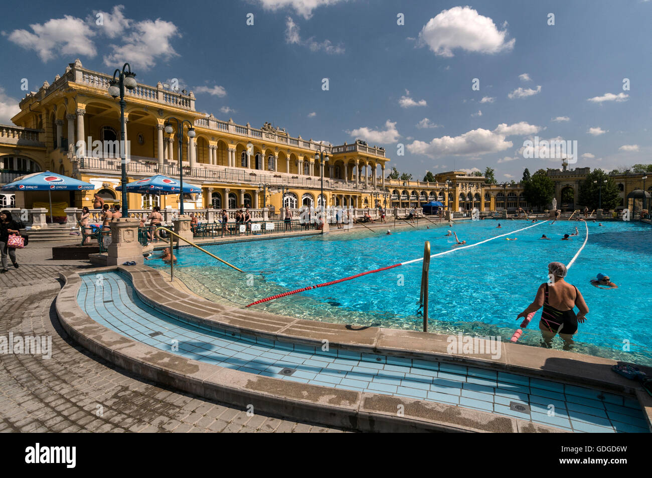 The Szechenyi Spa and Swimming pool in City Park, Budapest, Hungary ...