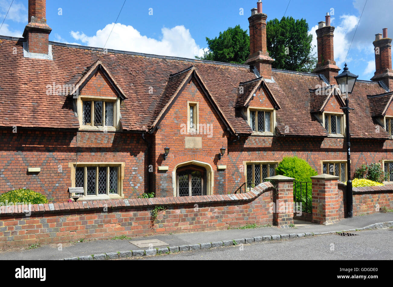 Diamond window panes hi-res stock photography and images - Alamy