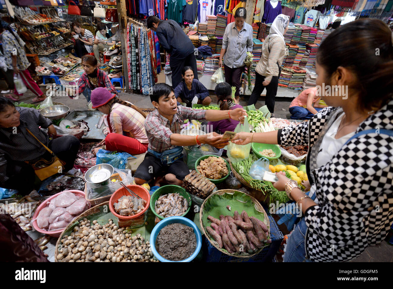 Angkor market hi-res stock photography and images - Alamy