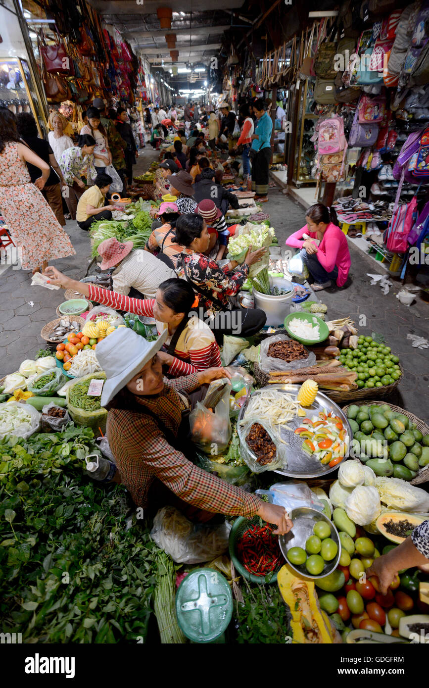 The Market in the old City of Siem Riep neat the Ankro Wat Temples in ...