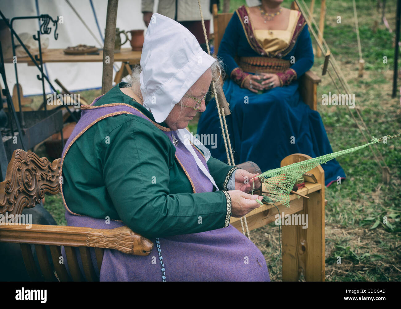 Medieval period woman hi-res stock photography and images - Alamy