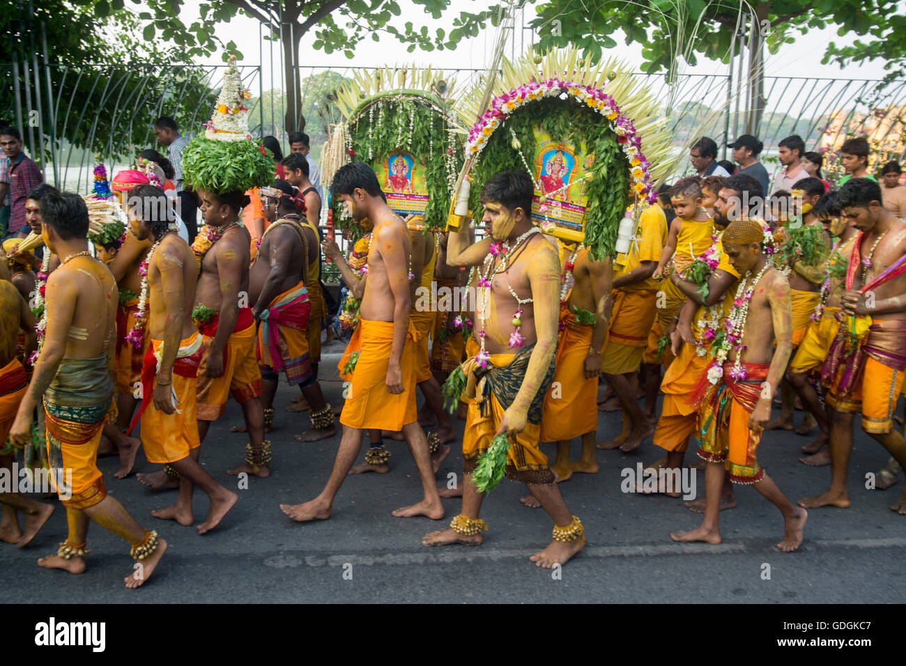 Asia myanmar fire walk festival hi-res stock photography and images - Alamy
