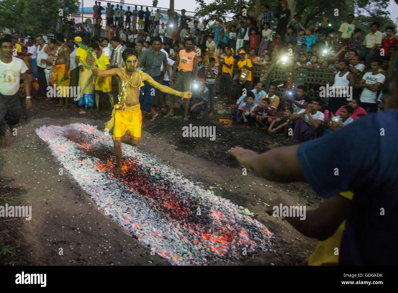 Asia myanmar fire walk festival hi-res stock photography and images - Alamy