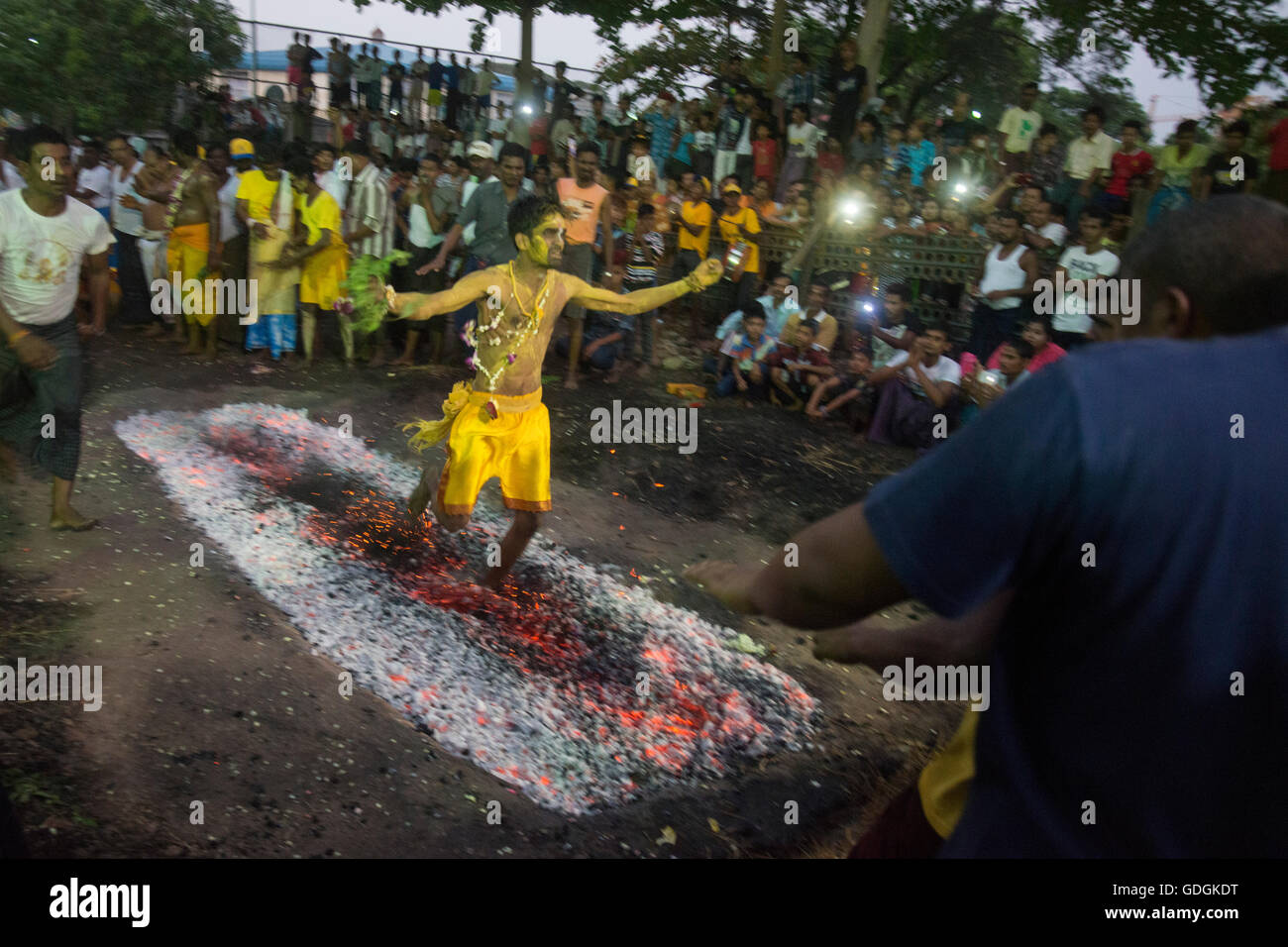 Asia myanmar fire walk festival hi-res stock photography and images - Alamy