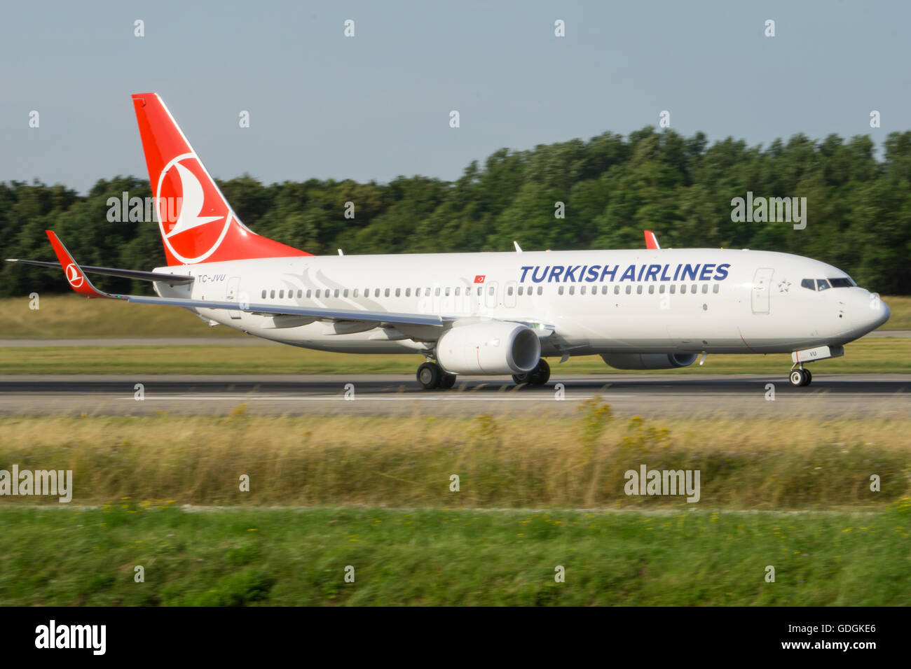 Turkish airlines boeing 737 hi-res stock photography and images - Alamy