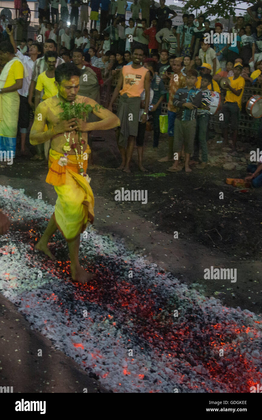 Asia myanmar fire walk festival hi-res stock photography and images - Alamy