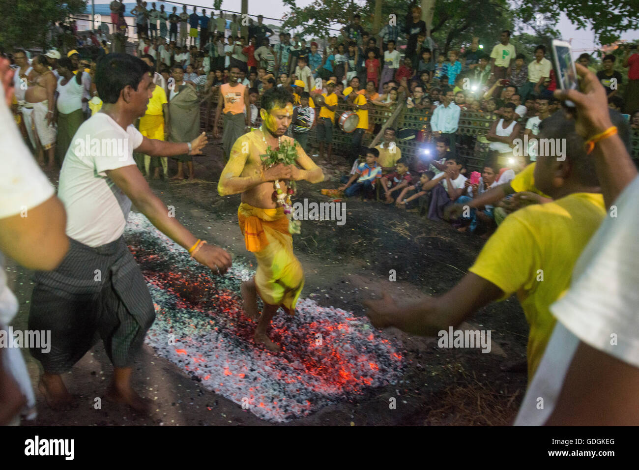 Asia myanmar fire walk festival hi-res stock photography and images - Alamy