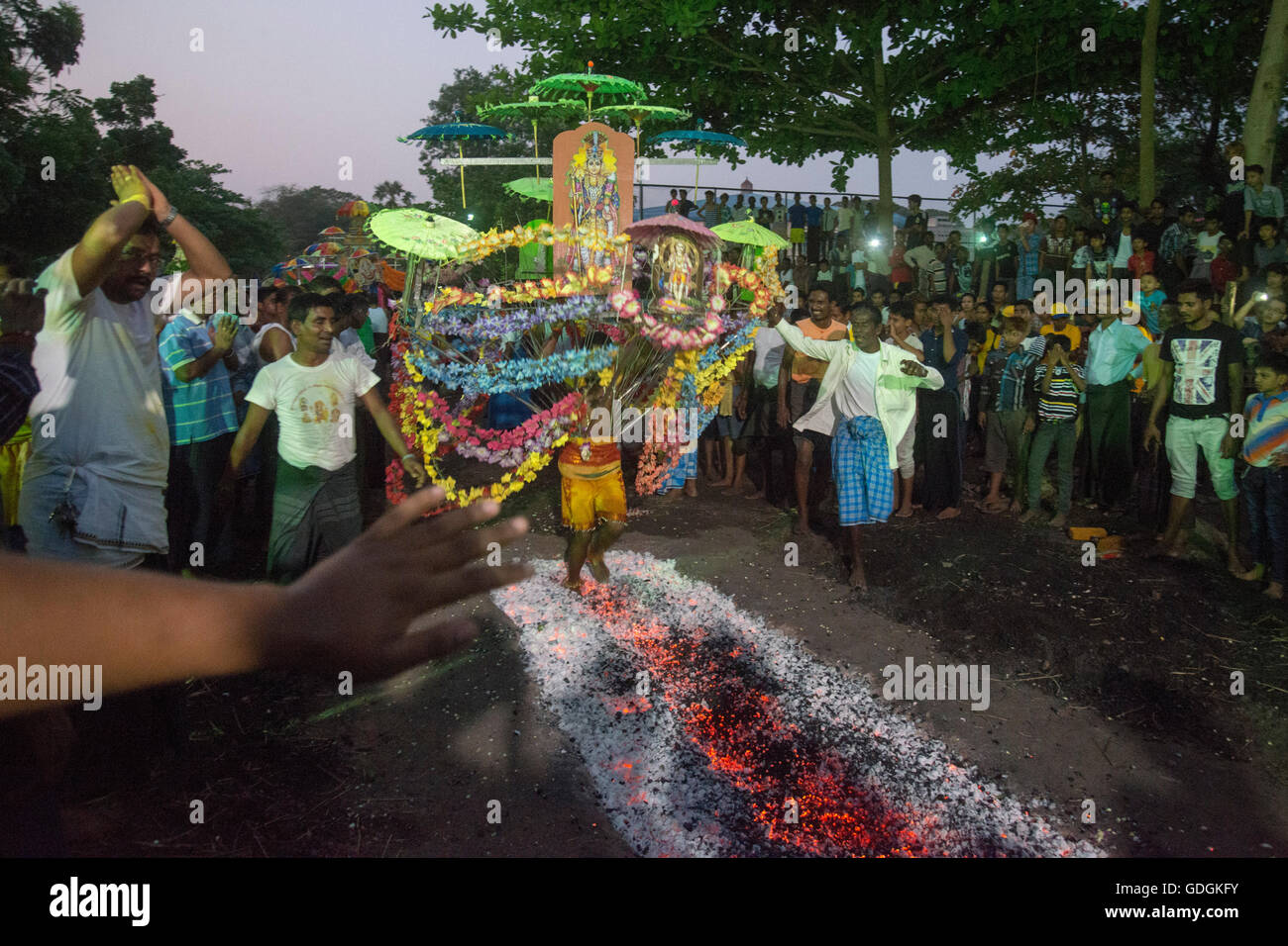 Asia myanmar fire walk festival hi-res stock photography and images - Alamy