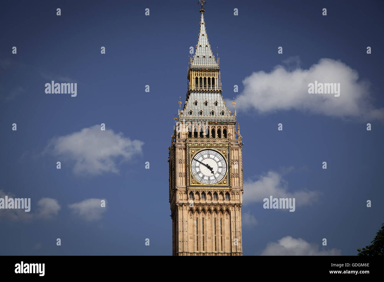 Close up british parliament hi-res stock photography and images - Alamy