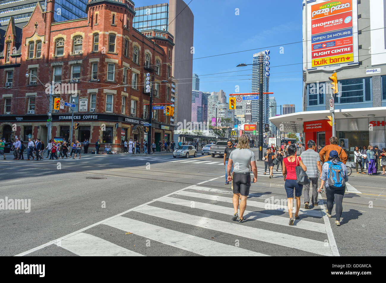 Car billboard canada hi-res stock photography and images - Alamy