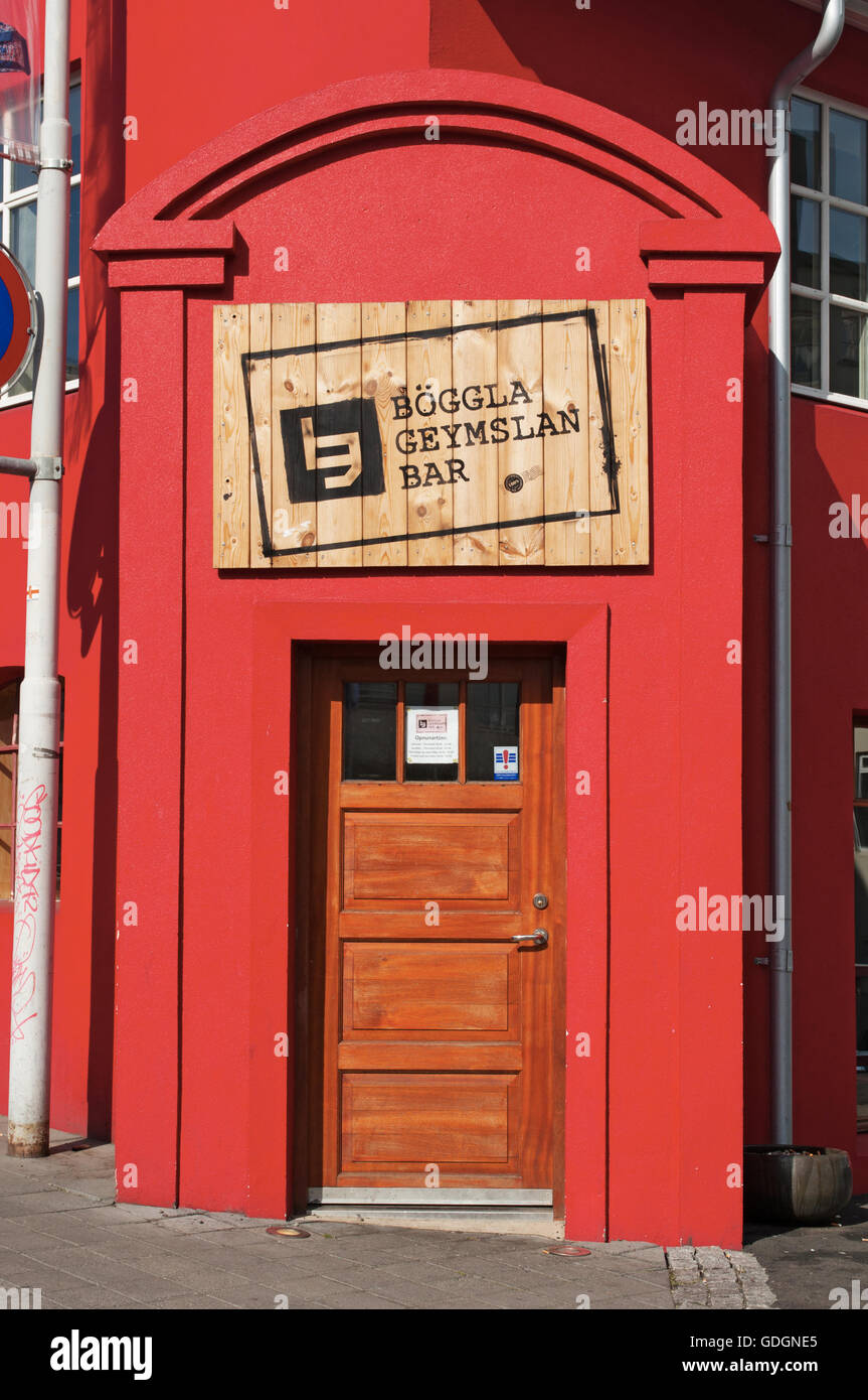 Iceland: a pub in the streets of Akureyri, the city of the midnight sun ...