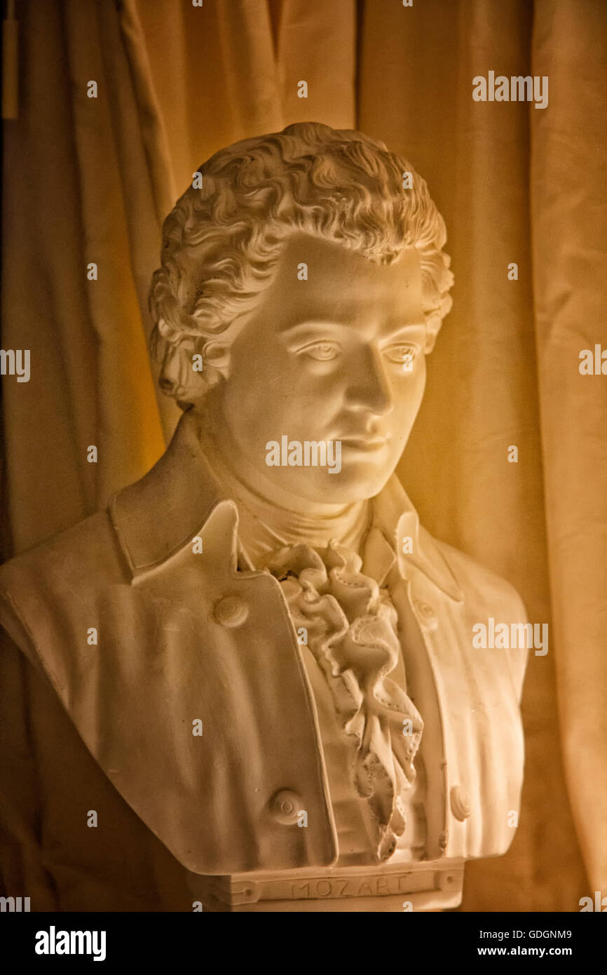 Bust of the 18th century classical composer, Wolfgang Amadeus Mozart ...
