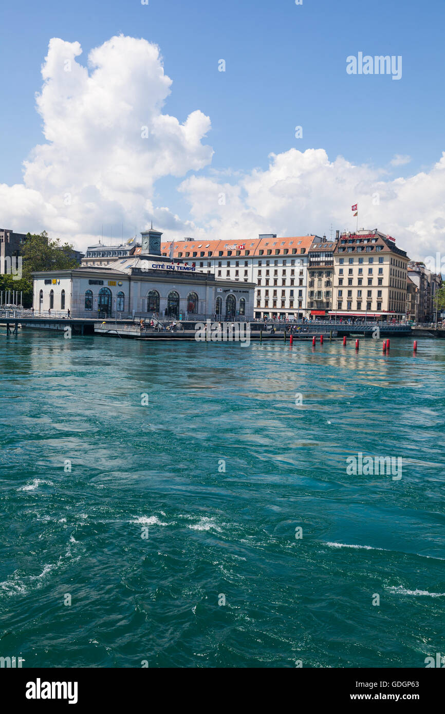 Fast flowing water as Lake Geneva drains into the River Rhone Stock ...