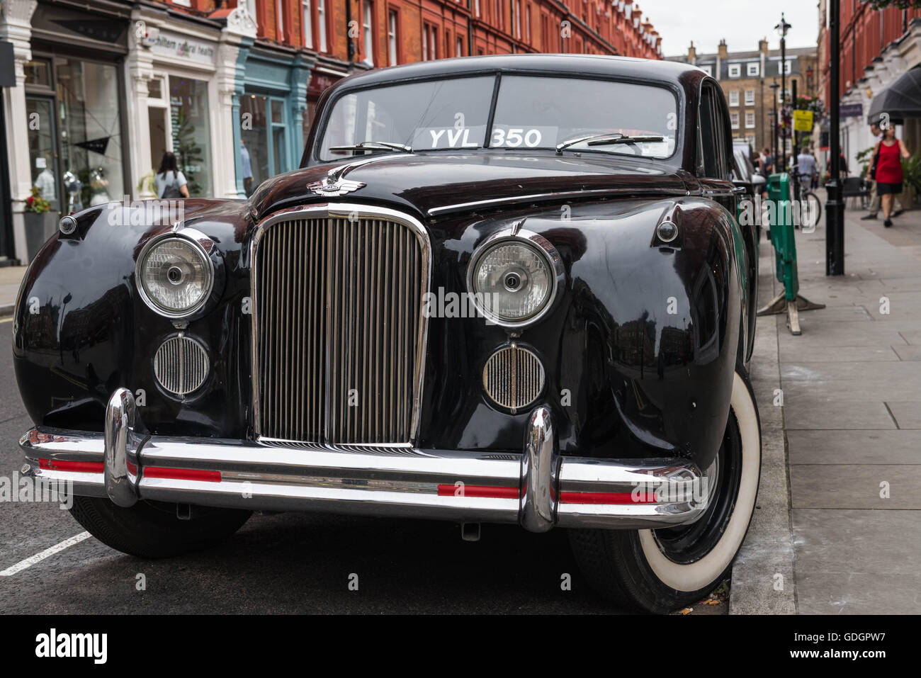 Mk VII M Jaguar saloon car Stock Photo - Alamy