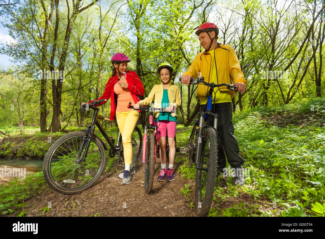Family bike rider hi-res stock photography and images - Alamy