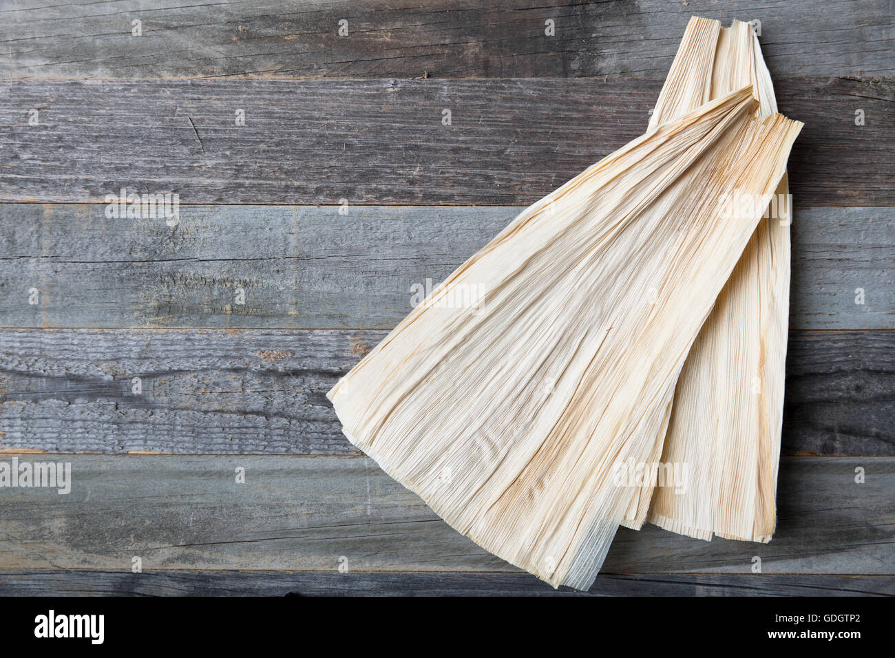 Corn husks hi-res stock photography and images - Alamy