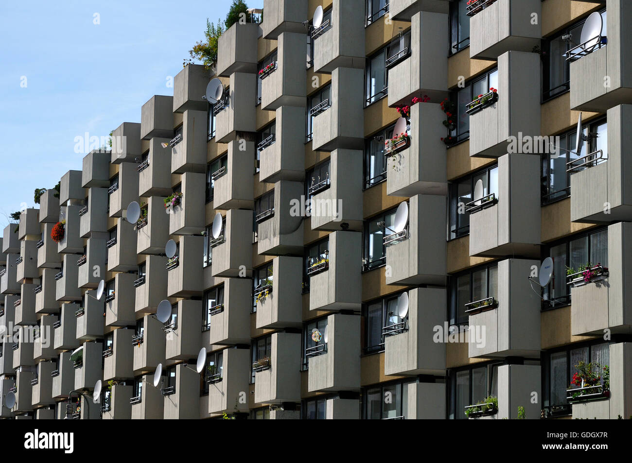 Modern residential block in Kreuzberg, Berlin Stock Photo - Alamy
