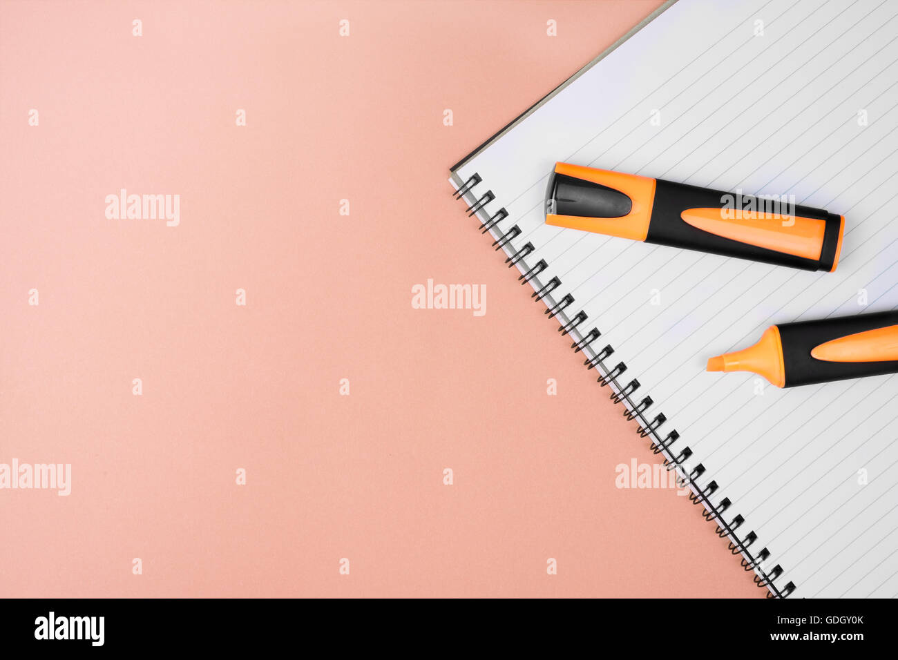 Paper page highlighter hi-res stock photography and images - Alamy