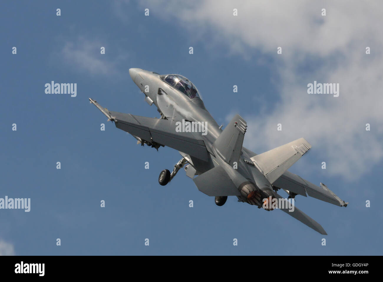 F18 aircraft carrier hi-res stock photography and images - Alamy
