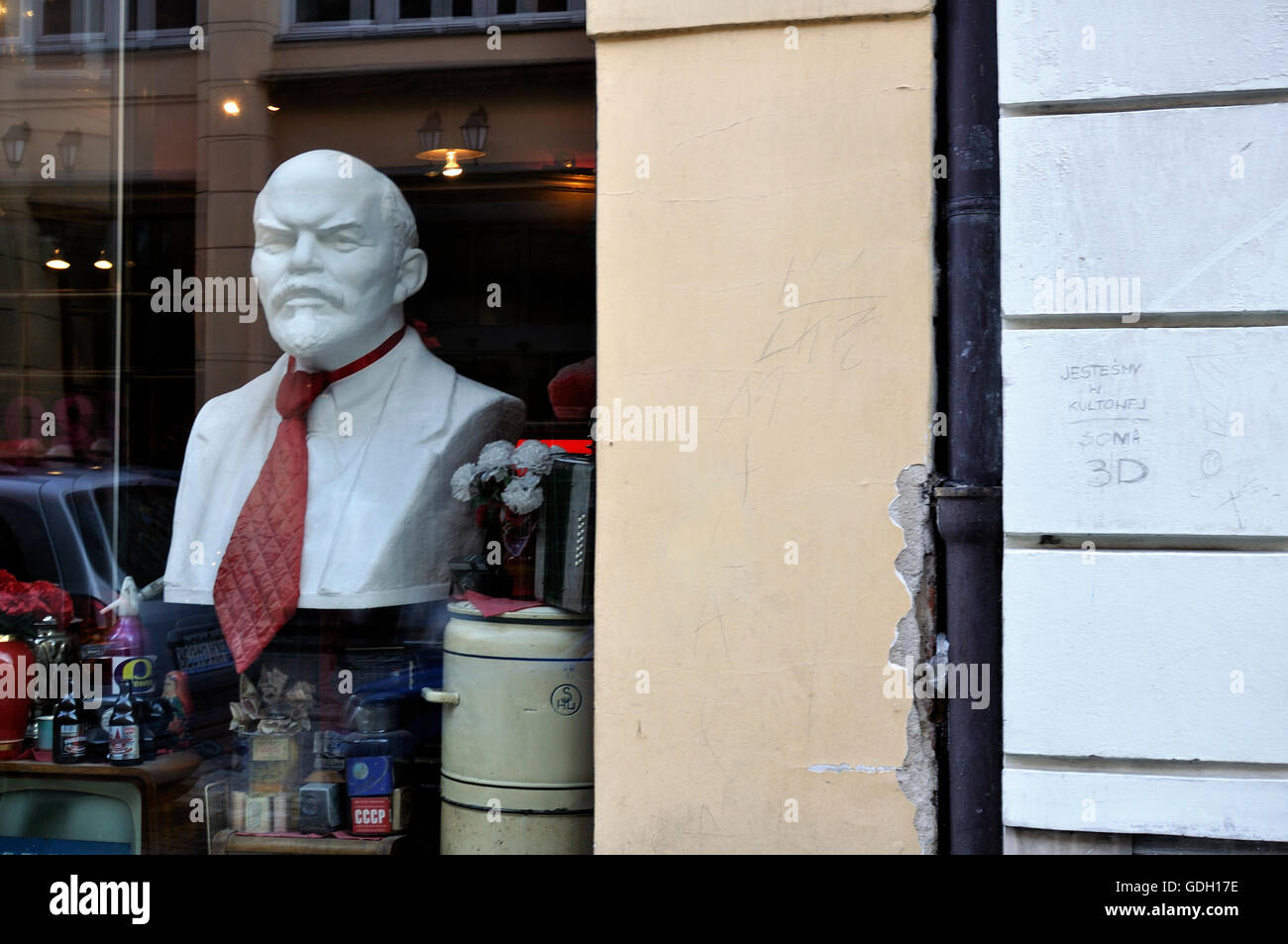 Figure of lenin hi-res stock photography and images - Alamy