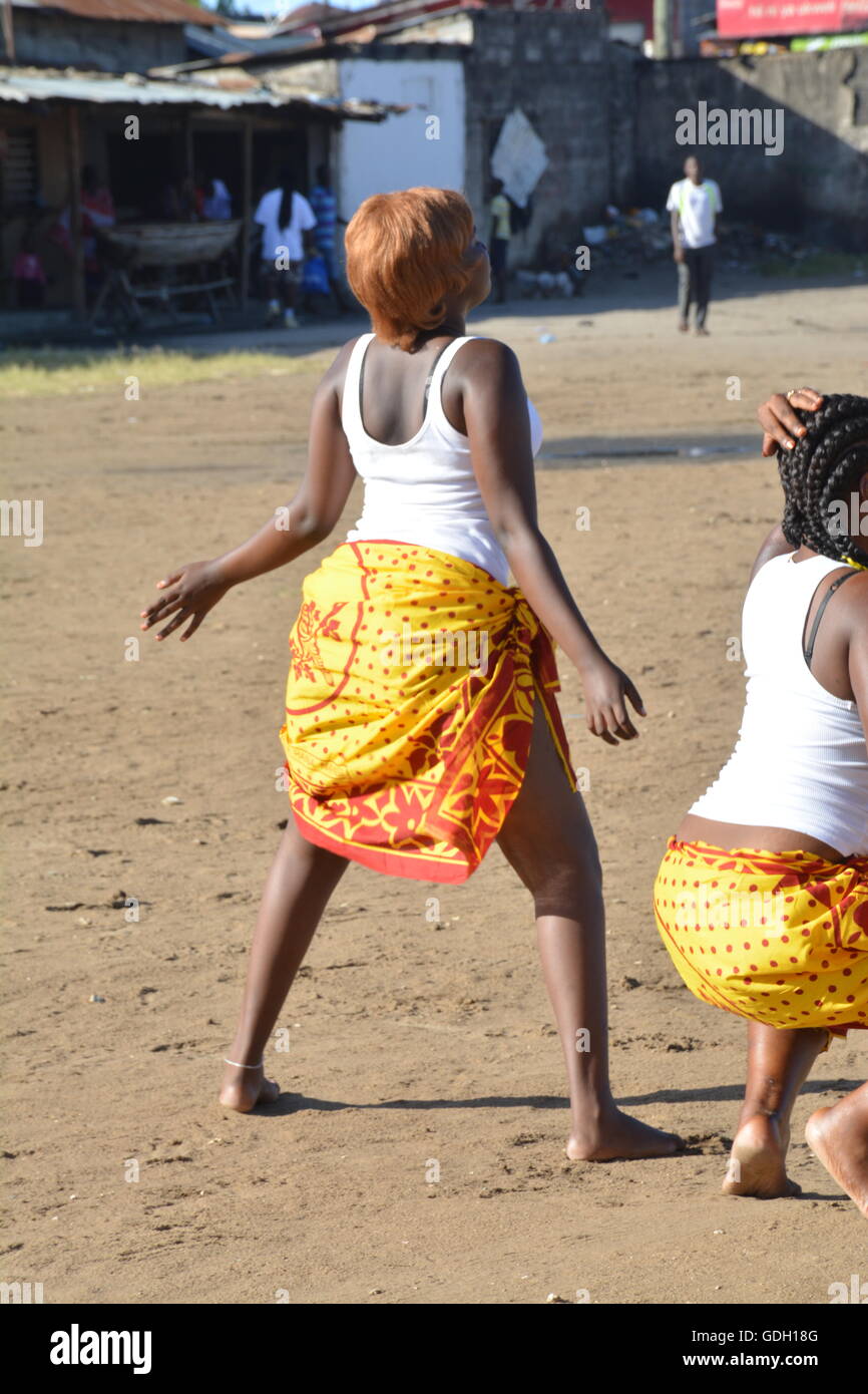 Tanzanian girls hi-res stock photography and images - Alamy